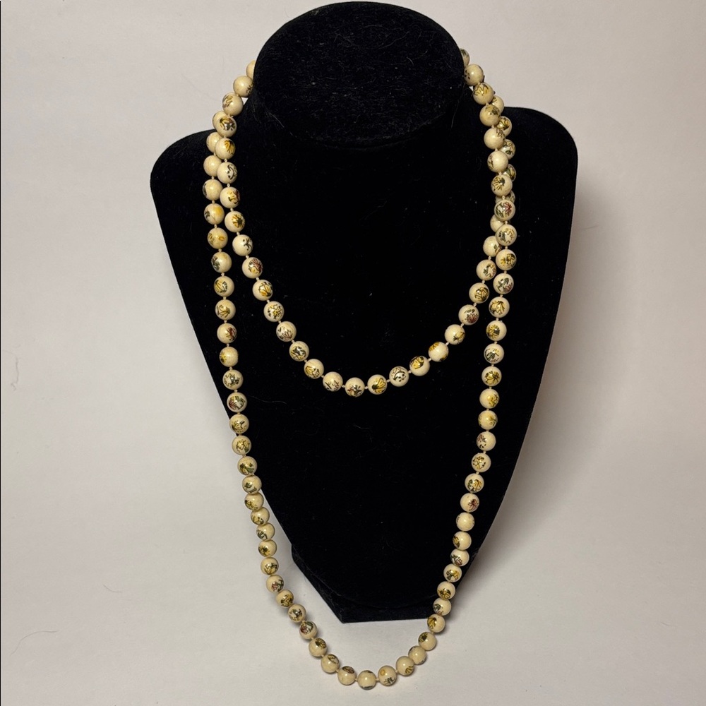 Vintage Long Single Strand Cream Colored Floral Decor… - Gem